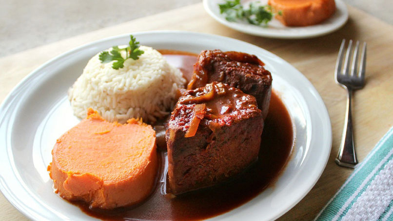 Adobo de Cerdo con camote glaseado – Menu Office